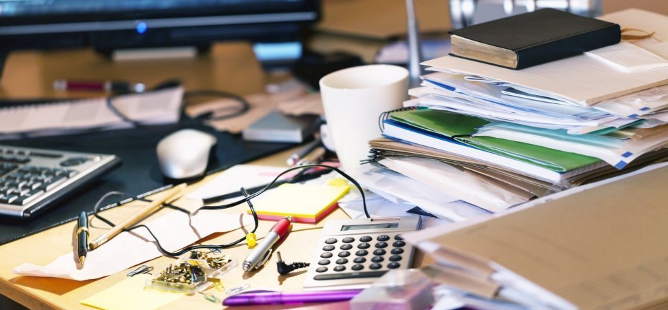 Spring clean my messy desk - Effortless Office
